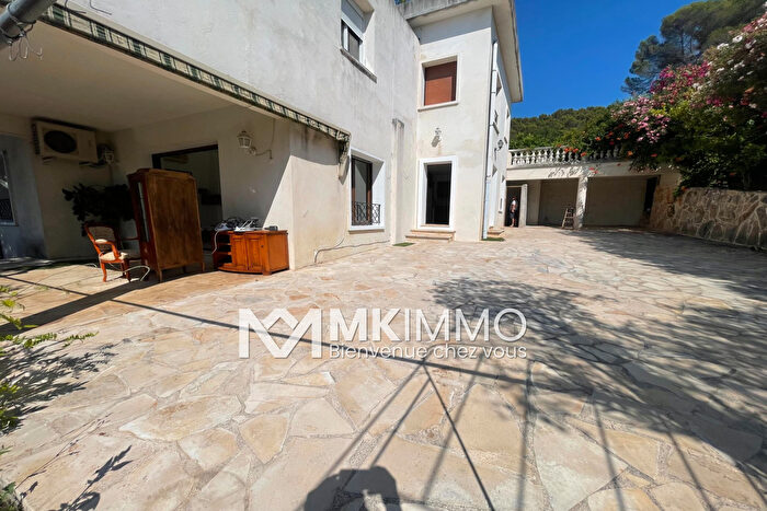 Mougins, Saint-Martin, Jylloue : Appartement 3 pièces à louer
