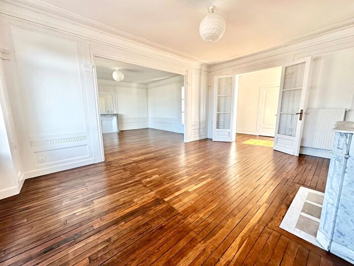 Boulogne-sur-Mer, Basse-ville : Appartement 5 pièces à vendre