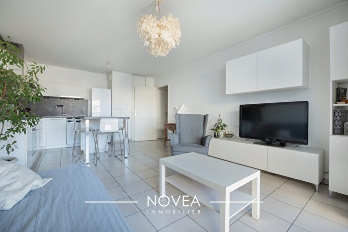 Appartement à vendre - Bron - 4 pièces - 3 chambres