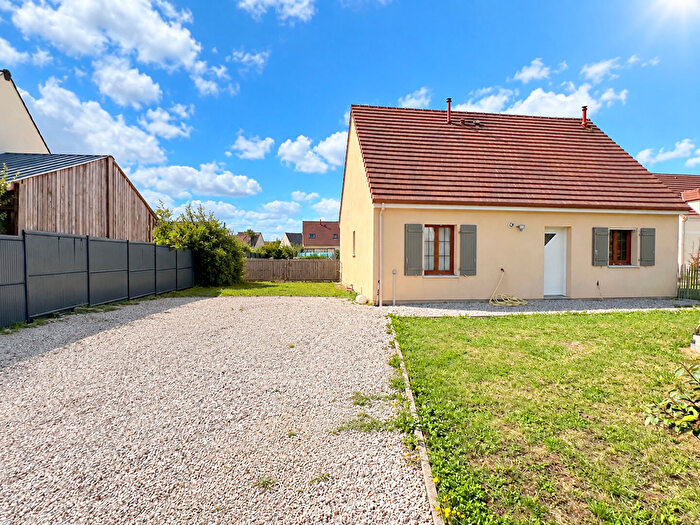 Maison 6 pièces à vendre à Fleury