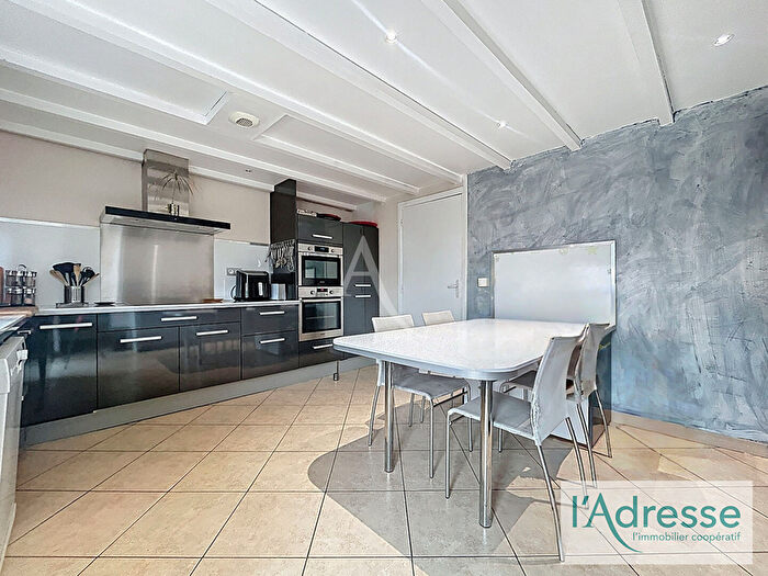 Maison à vendre - Villaudric - 4 pièces - 3 chambres