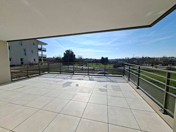 Appartement à louer - Sancé - 4 pièces - 3 chambres