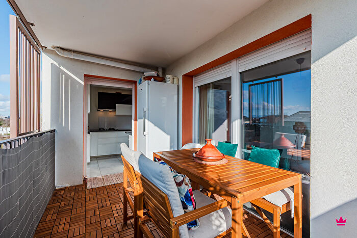 Appartement à vendre - Meyzieu, Centre-ville - 3 pièces - 2 chambres