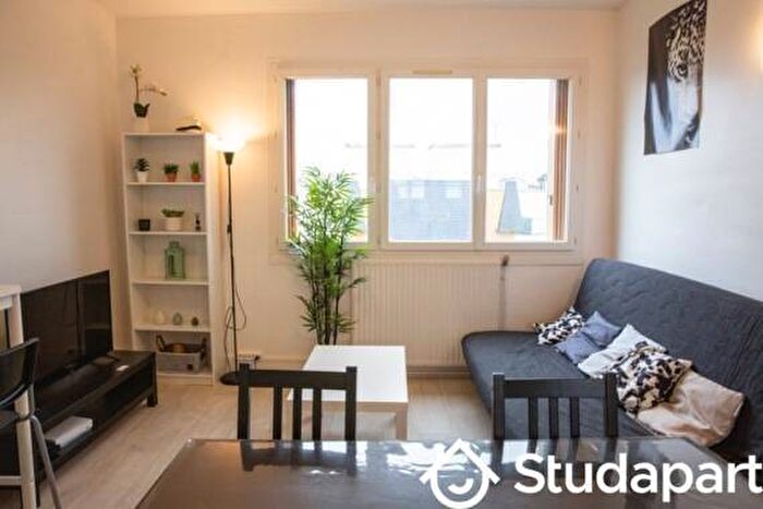 Appartement à louer - Rive de Seine Sud Est, Melun - 1 pièce - 1 chambre