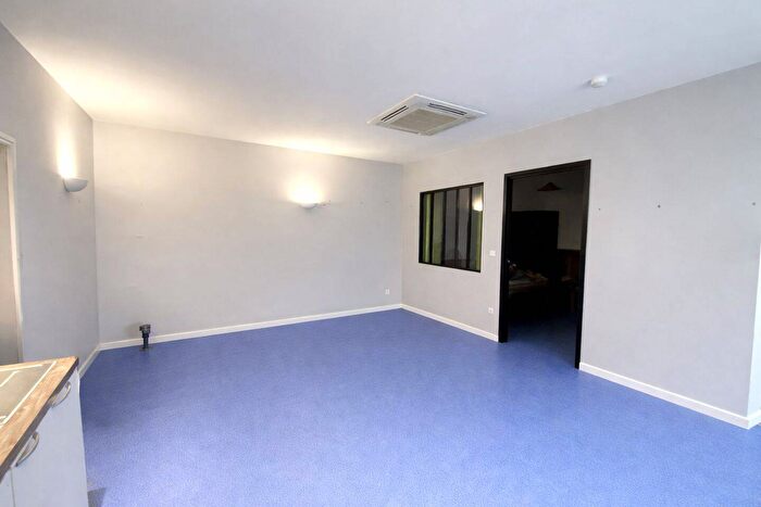 Aubigny-sur-Nère : Appartement 2 pièces à louer