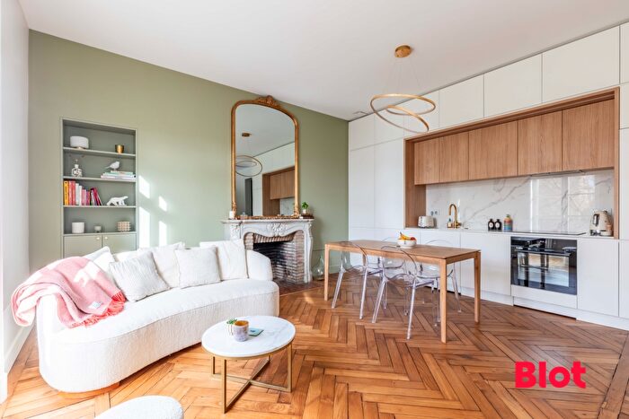 Quartiers Centre, Colombier : Appartement 3 pièces à vendre