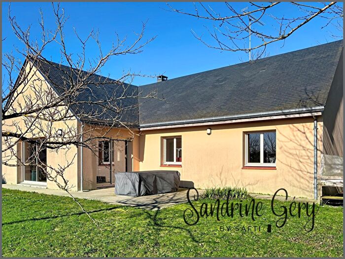 Maison à vendre - Saint-Martin-du-Limet - 6 pièces - 4 chambres