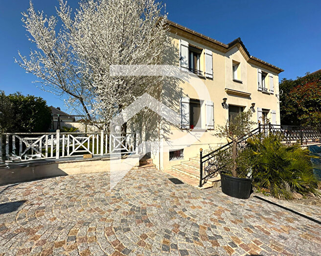 Maison à vendre - Montmorency, Centre Montmorency - 7 pièces - 5 chambres