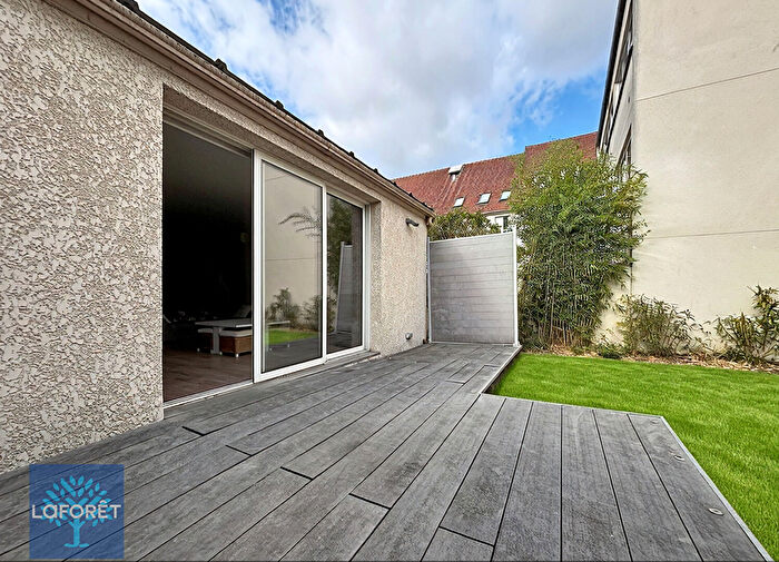 Champs-sur-Marne, Centre-ville : Maison 6 pièces à vendre