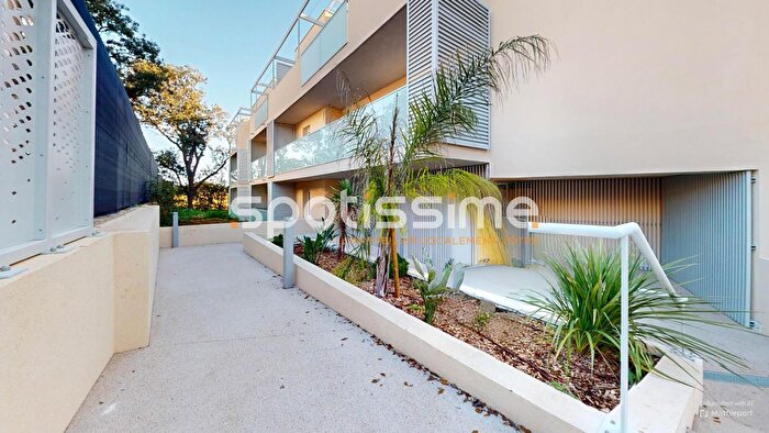 Appartement à vendre - Agde, La Ville - 2 pièces - 1 chambre