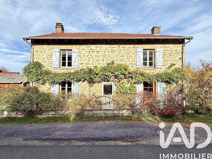 Maison à vendre - Peyrat-le-Château - 5 pièces - 3 chambres