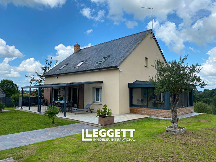 Maison à vendre - Isigny-le-Buat - 7 pièces - 4 chambres