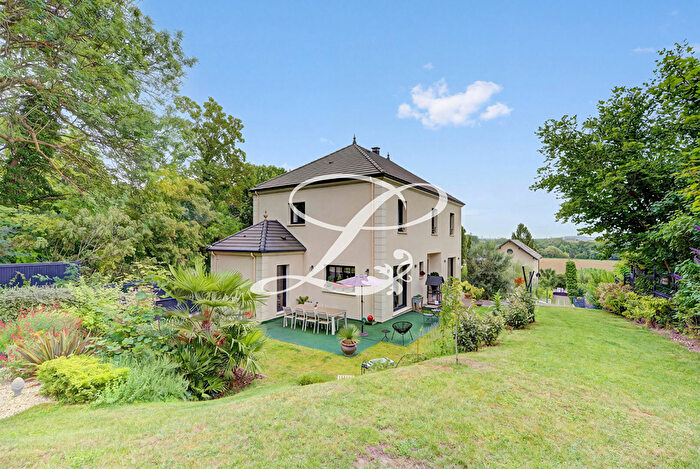 Maison 8 pièces à vendre à Le Mesnil-le-Roi