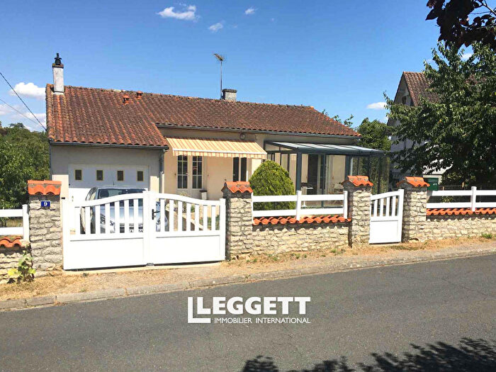 Maison à vendre - LIsle-Jourdain - 4 pièces - 2 chambres