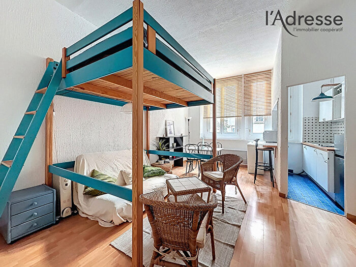 Appartement à louer - Puteaux, Vieux Puteaux - 1 pièce