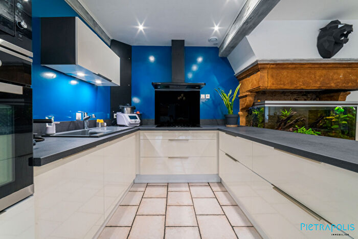 Maisons à vendre et appartements à louer - 1