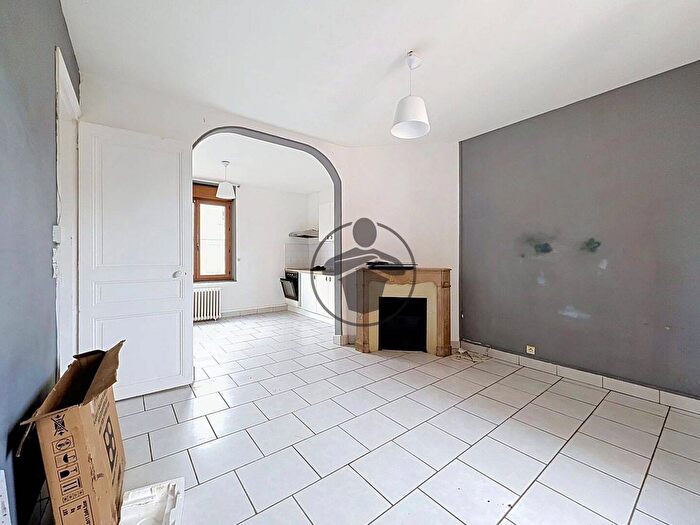Centre Ville, Saint-Quentin : Appartement 3 pièces à louer