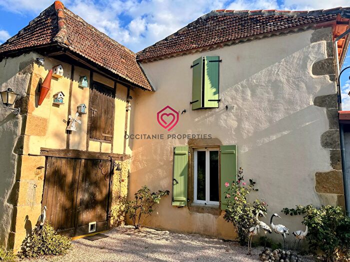 Armous-et-Cau - Maison 7 pièces à vendre