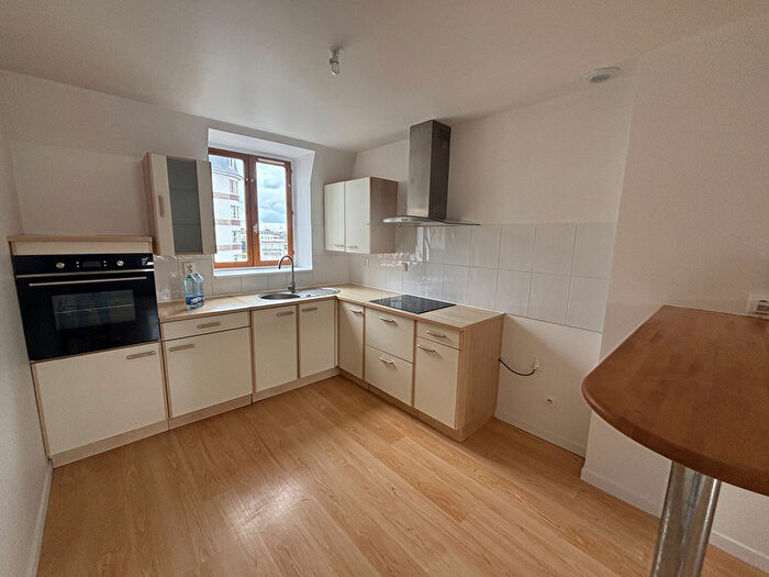 Appartement à louer - Saint-Brieuc, Centre-ville, Saint-Michel, Le Légué, Notre-Dame - 4 pièces - 3 chambres