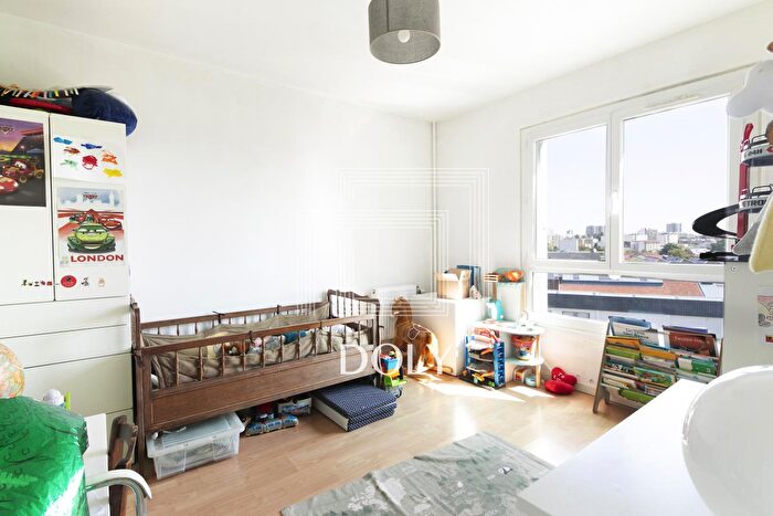 Appartement à vendre - Les Lilas, Centre-ville, Romain, Rolland - 4 pièces - 3 chambres