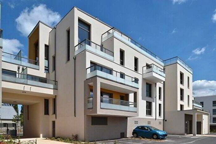 Appartement à louer - Langevin, Saint-Cyr-lécole - 5 pièces - 4 chambres