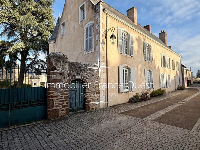 Maison à vendre - Brûlon - 11 pièces - 6 chambres