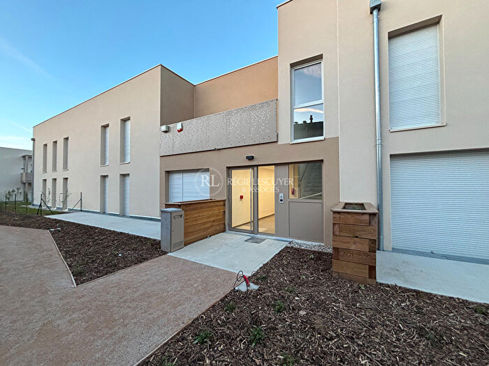 Appartement à louer - Chassieu - 2 pièces - 1 chambre