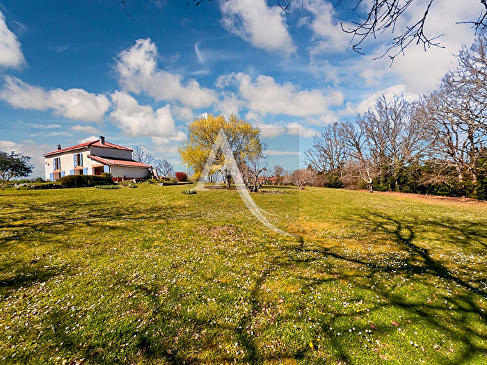 Maison à vendre - Miramont-de-Quercy - 5 pièces - 3 chambres