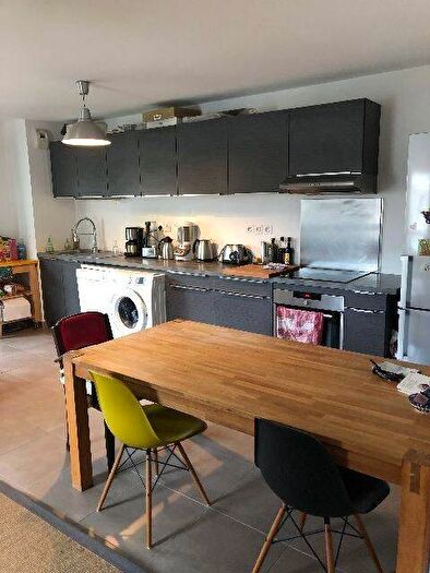 Appartement 3 pièces à Cinq Avenues, Marseille 4ème arrondissement, à louer