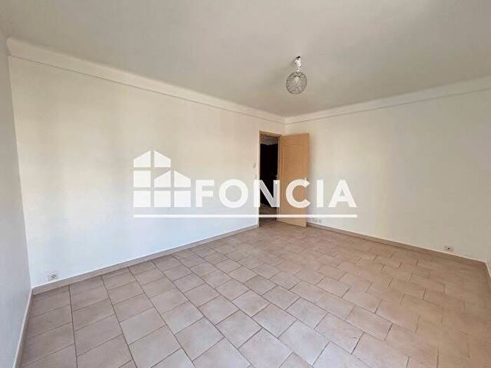 Appartement à louer - Riquebonne-Ferratone-Pizou, Vallauris - 1 pièce