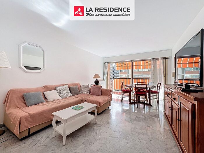 Appartement à vendre - Cagnes-sur-Mer, Le Cros de Cagnes, Les Vespins - 3 pièces - 2 chambres