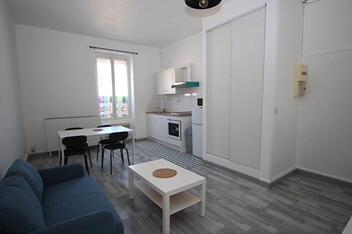 Appartement à louer - Fleury-les-Aubrais, Gare, Bannier, Bustière, Dessaux - 2 pièces - 1 chambre