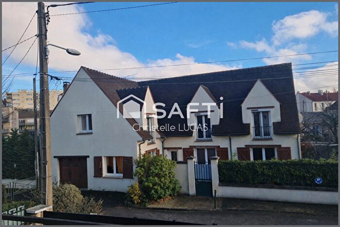 Maison à vendre - Neuilly-sur-Marne, Fauvettes Nord - 8 pièces - 4 chambres