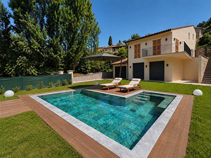 Maison 5 pièces à Levens, à vendre