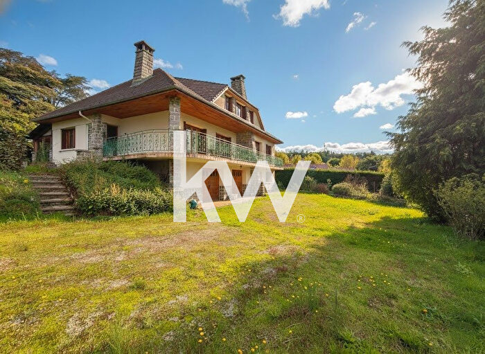 Maison à vendre - Saint-Martin-la-Plaine - 8 pièces - 6 chambres