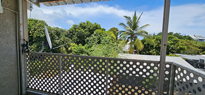 Appartement à louer - Saint-Paul, Centre-ville, Etang - 2 pièces - 1 chambre