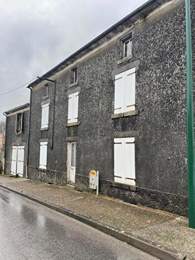 Neuvy-Bouin : Maison 8 pièces à vendre