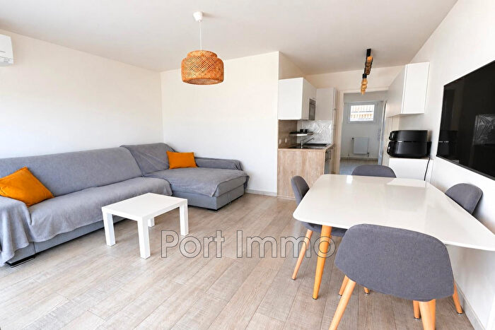 Saint-Laurent-du-Var, Bord de Mer, Port de Plaisance : Appartement 2 pièces à louer