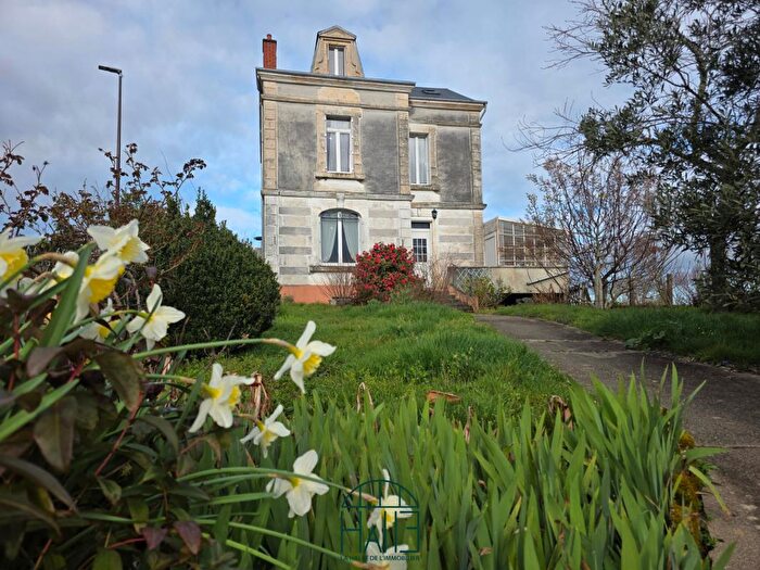 Maison à vendre - Saint-Sulpice-Laurière - 5 pièces - 2 chambres