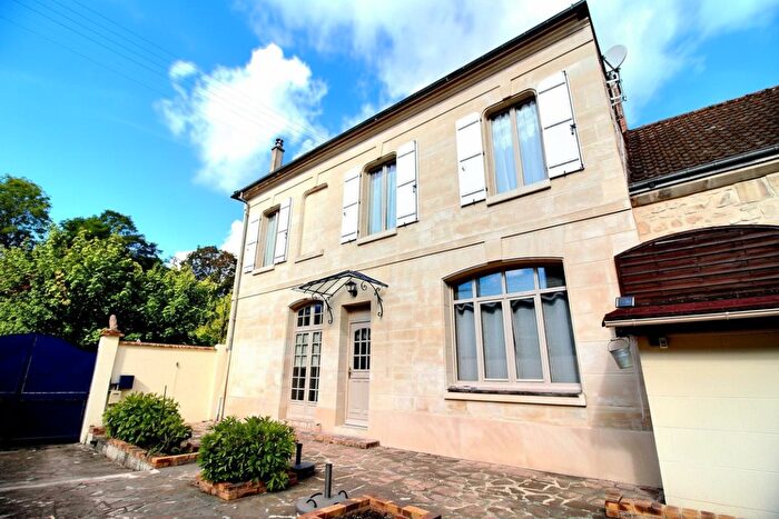 Bury : Maison 6 pièces à vendre