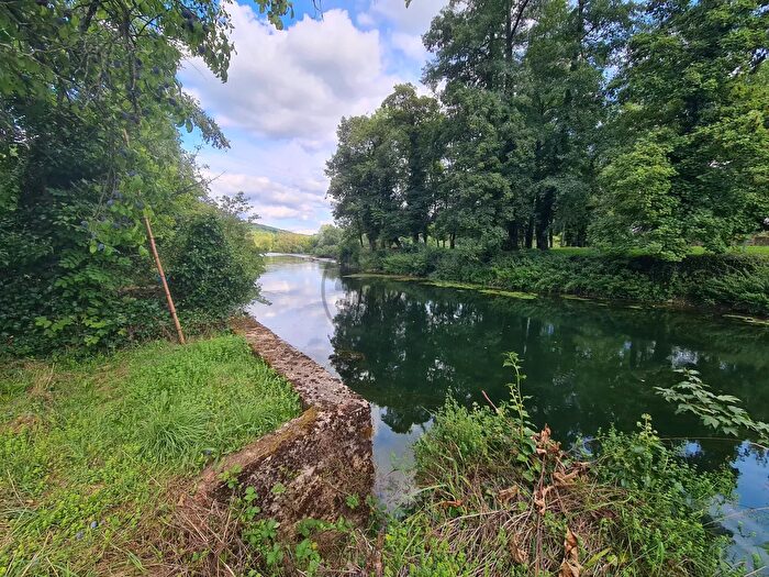 Maison 8 pièces à LIsle-sur-le-Doubs, à vendre