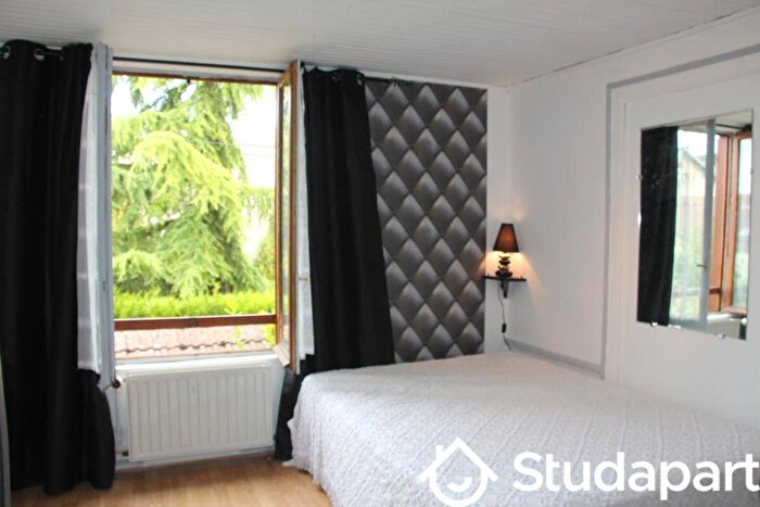 Appartement à louer - Saint Martin, Troyes - 1 pièce - 4 chambres