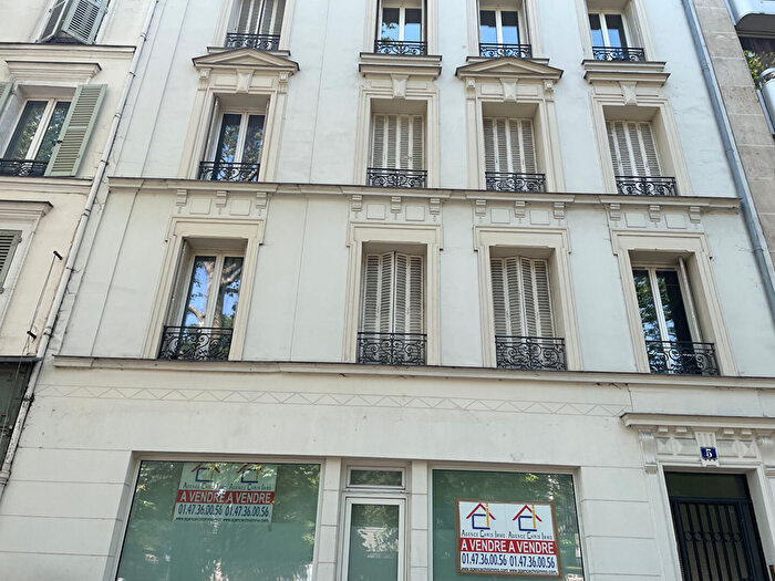 Appartement 6 pièces à vendre à Vanves, Centre Saint-Rémy
