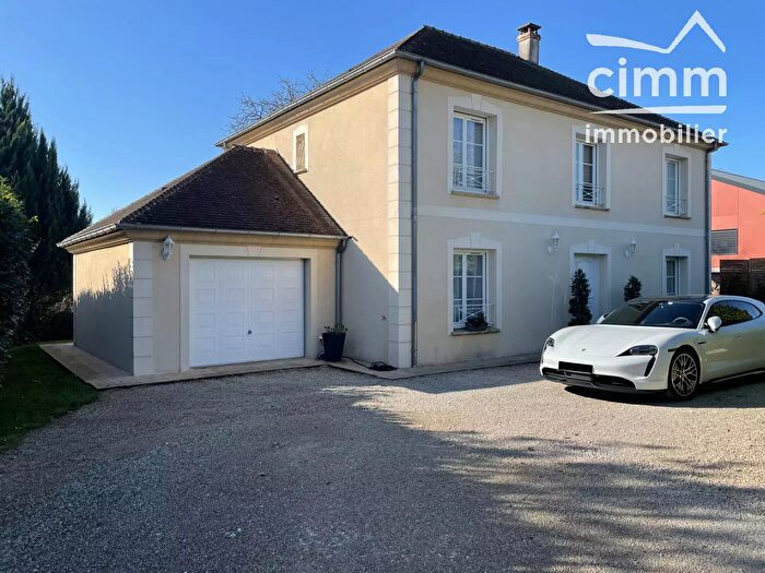 Maison à vendre - Crécy-la-Chapelle - 7 pièces - 4 chambres