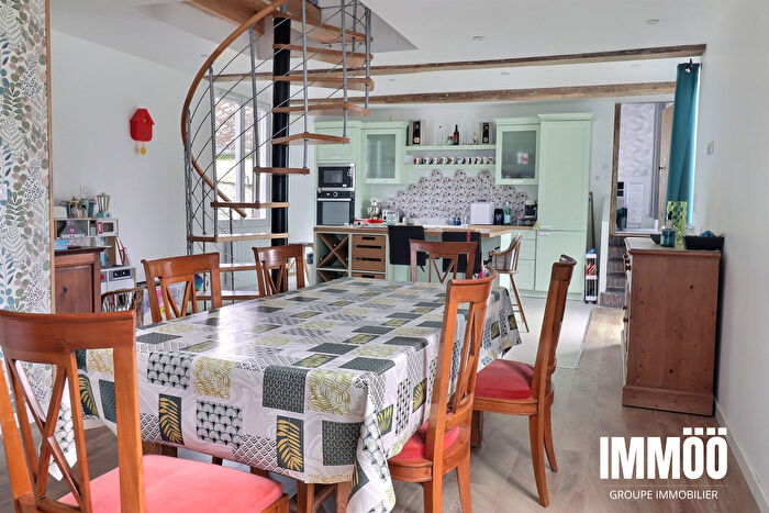 Maison 6 pièces à Forges-les-Eaux, à vendre