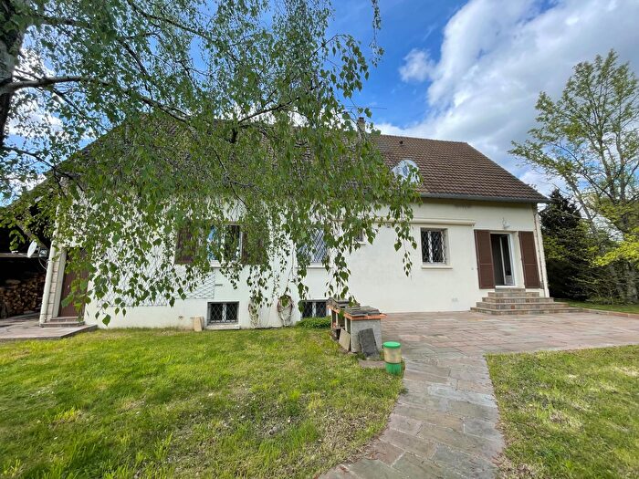 Cernay-la-Ville : Maison 8 pièces à vendre