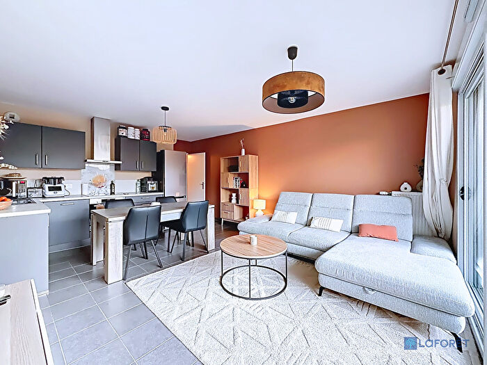 Appartement à vendre - Noisy-le-Grand, Centre-ville - 3 pièces - 2 chambres