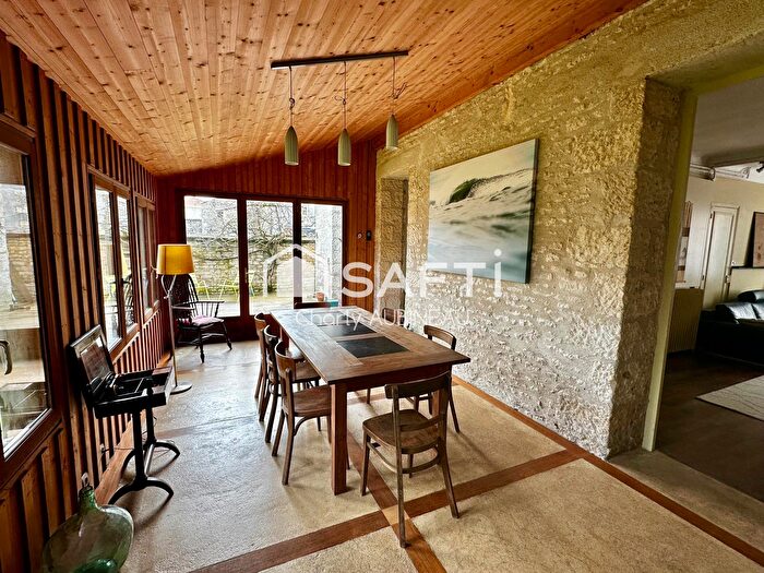 Maison à vendre - Niort, Centre-ville - 8 pièces - 5 chambres