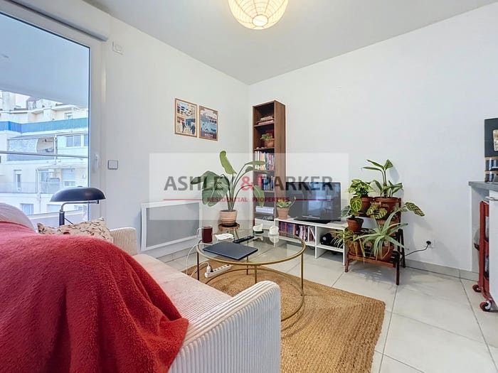 Appartement 1 pièce à Nice, Saint-Roch, à vendre
