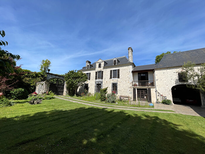 Maison 7 pièces à Nay, à vendre
